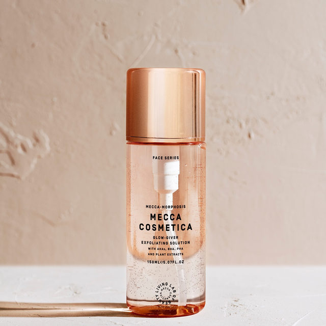 @meccacosmetica LikeShop